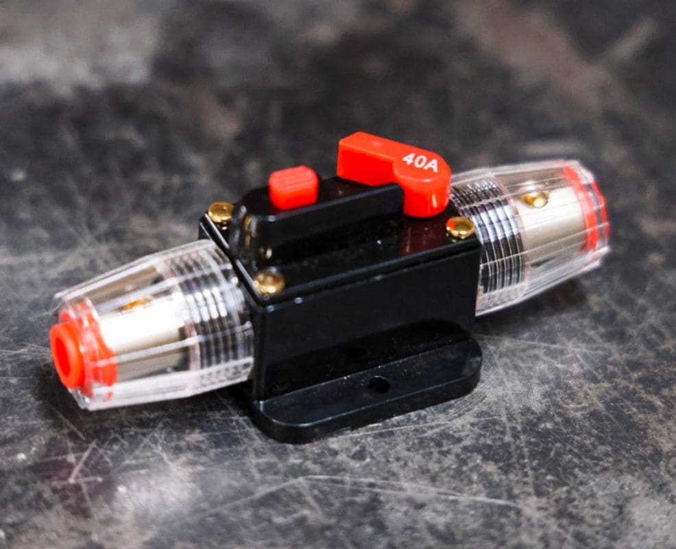 12 Volt Inline Circuit Breaker - American Adventure Lab